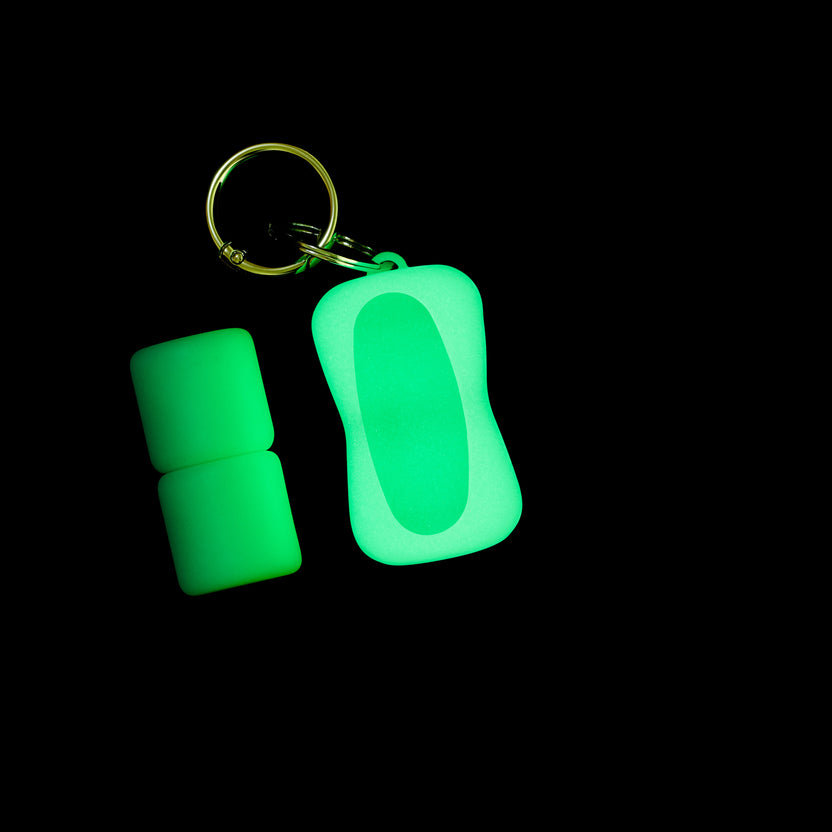 Glow-In-The-Dark Keychain GLOW CASE | Simihaze Beauty – SIMIHAZE BEAUTY