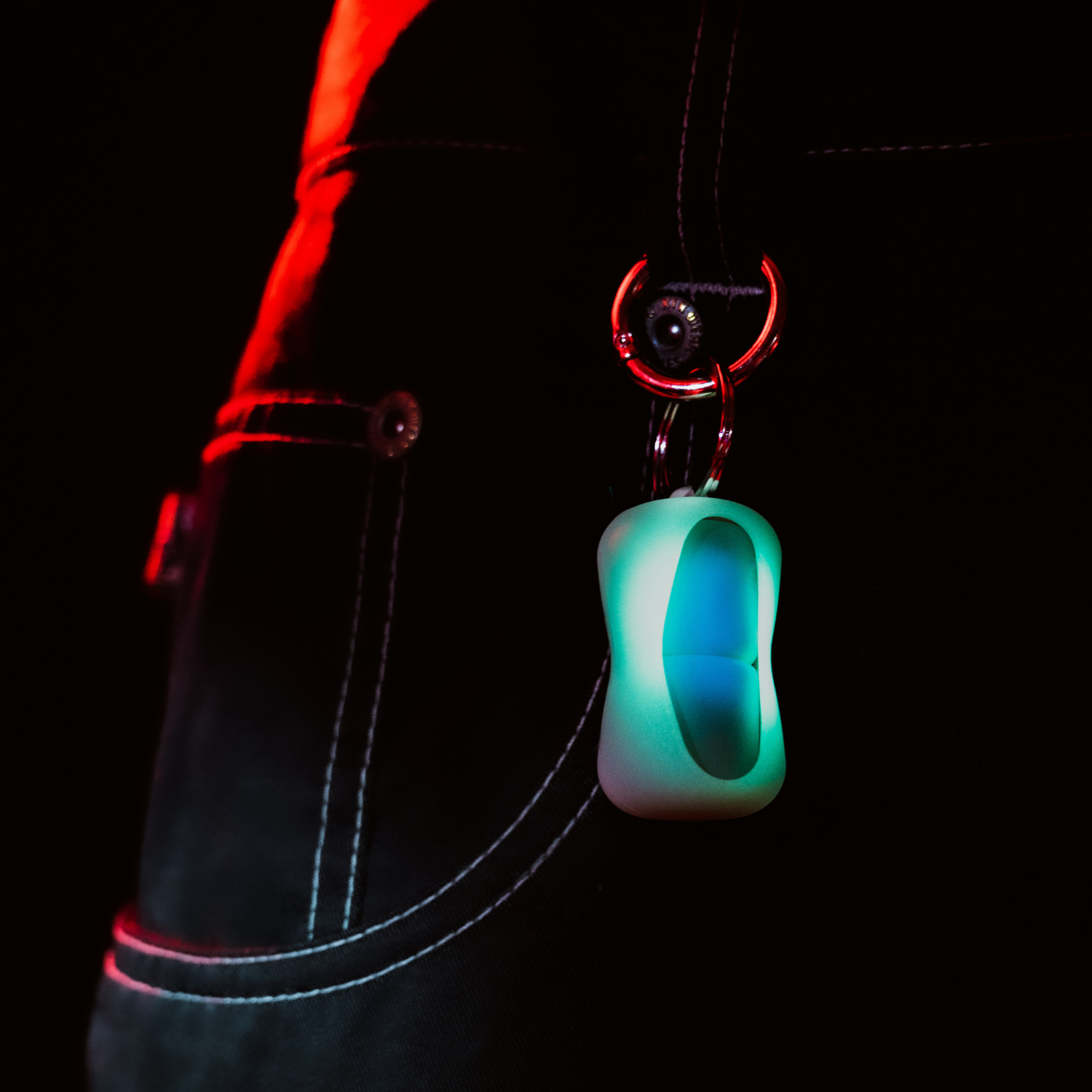 Glow-In-The-Dark Keychain GLOW CASE | Simihaze Beauty – SIMIHAZE BEAUTY